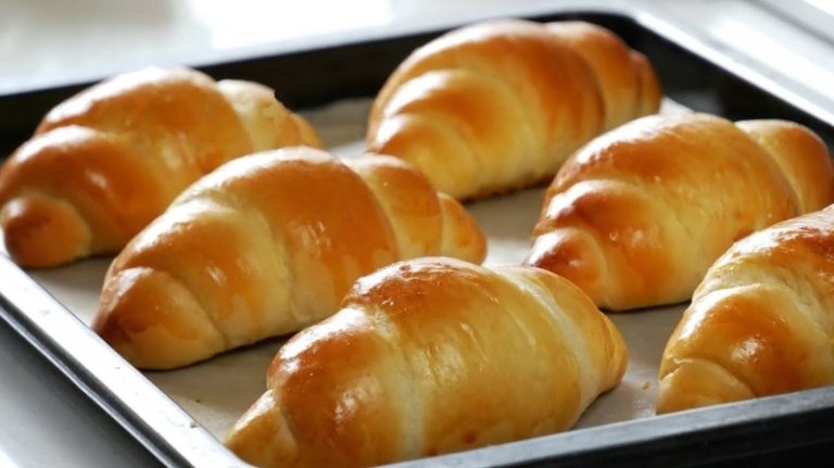 Butter Croissant - Kitchen Cookbook
