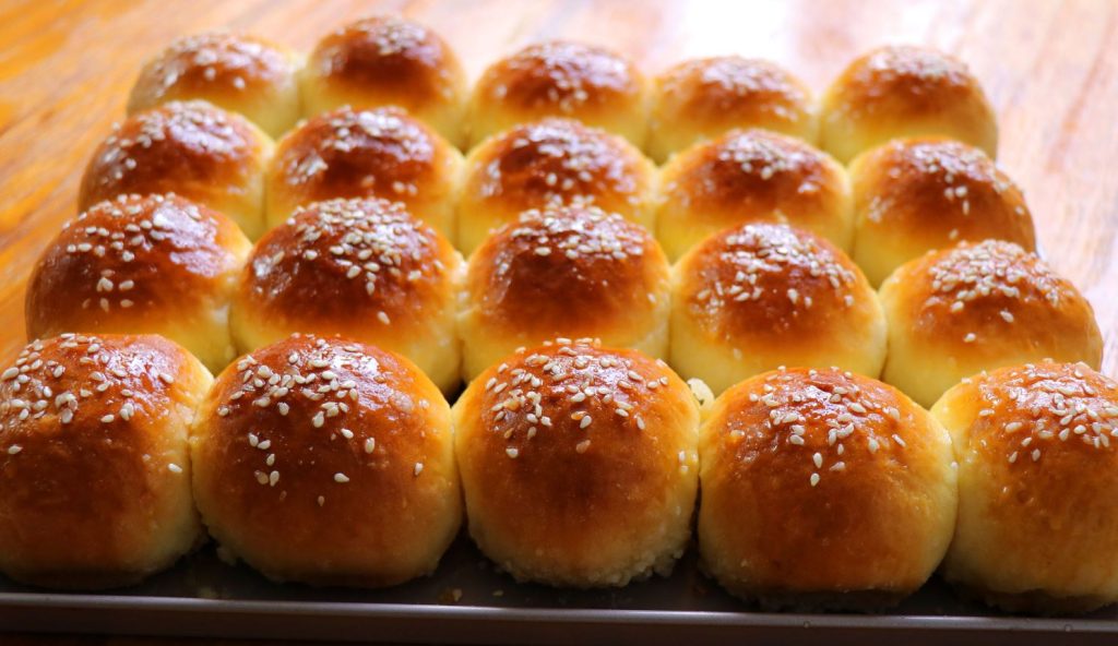 Cheesy Dinner Rolls - Kitchen Cookbook