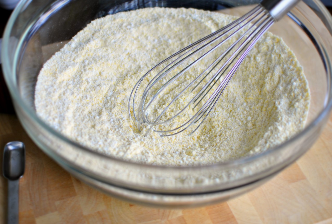 Sweet Buttermilk Cornbread Recipe - Kitchen Cookbook