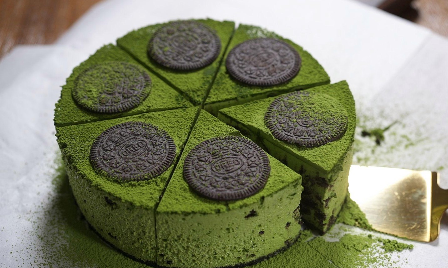 Matcha Oreo Chocolate Cheesecake - Kitchen Cookbook