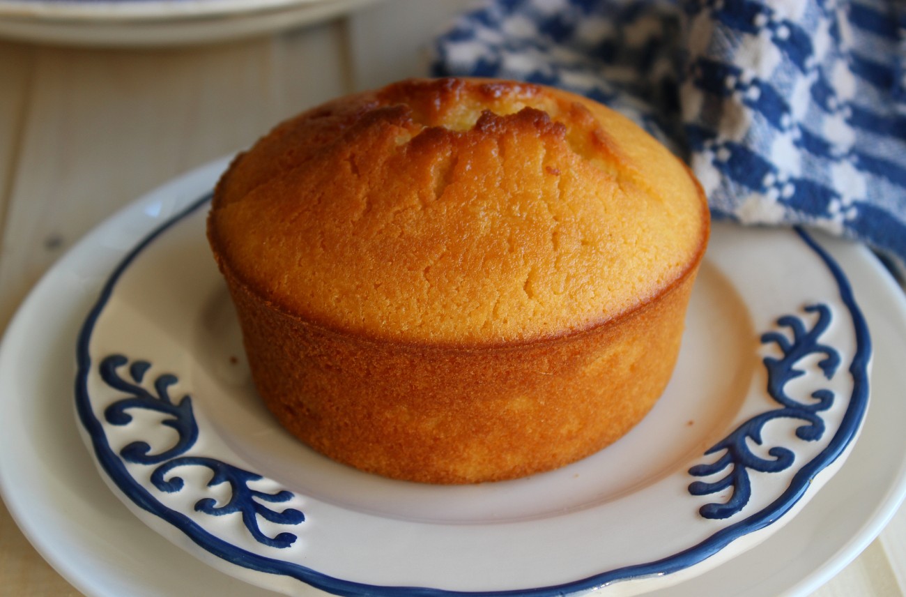 Buttery Moist Small Vanilla Cake - Kitchen Cookbook